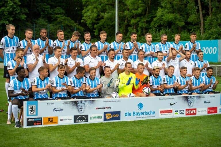Mannschaftsfoto des TSV 1860 München für Saison 2021/2022